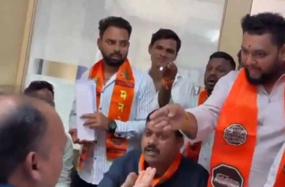 MNS workers assault Marathi-speaking bank employee